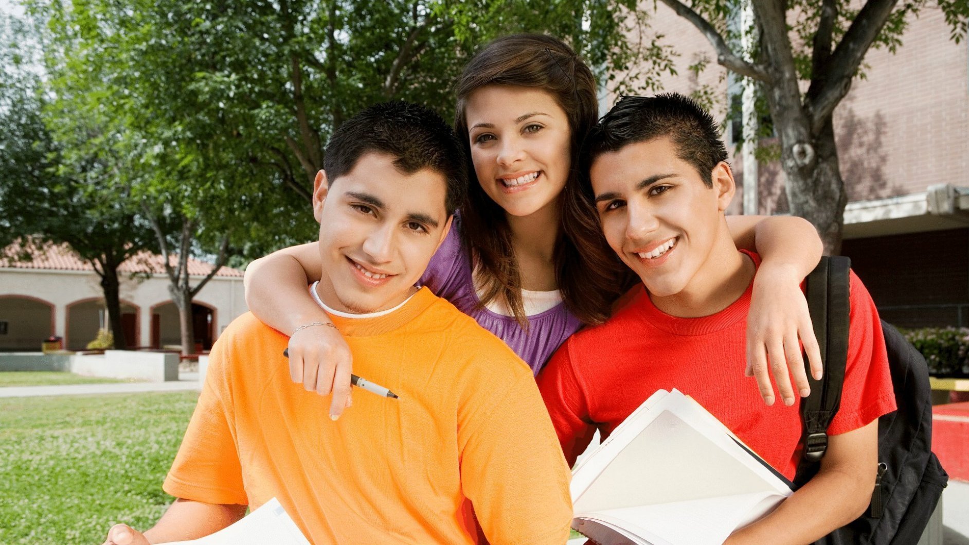 Legendas para fotos de amigos da escola. Relembre histórias!