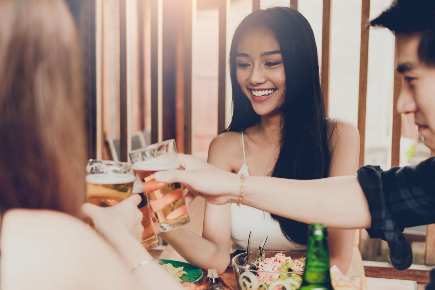 Legendas para fotos no happy hour: alegre as redes sociais!